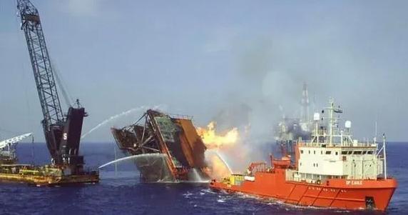 All three "Boyko rigs" caught fire in the Black Sea (PHOTO) - Buna Time